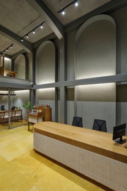 Retail Store Design Synchronously Allows Simplicity And Playfulness ...