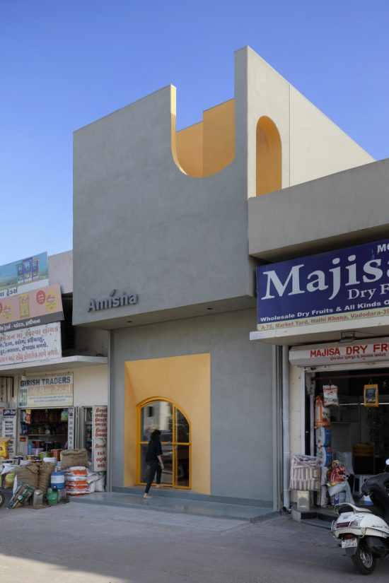 Retail Store Design Synchronously Allows Simplicity And Playfulness ...