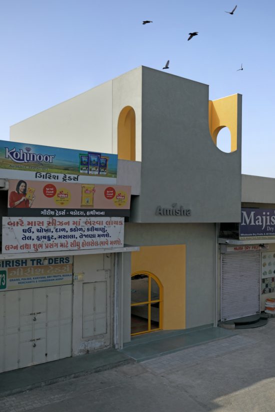 Retail Store Design Synchronously Allows Simplicity And Playfulness ...