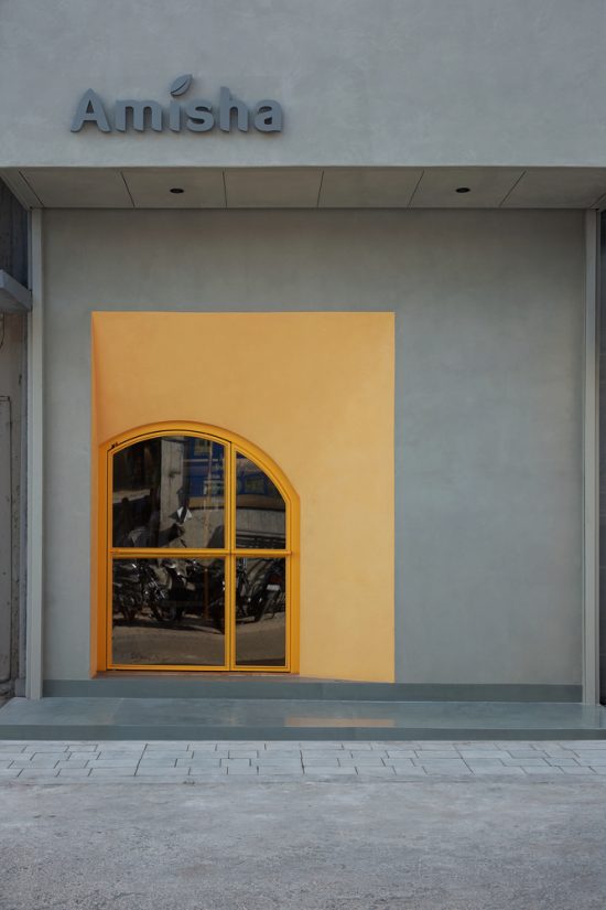 Retail Store Design Synchronously Allows Simplicity And Playfulness ...