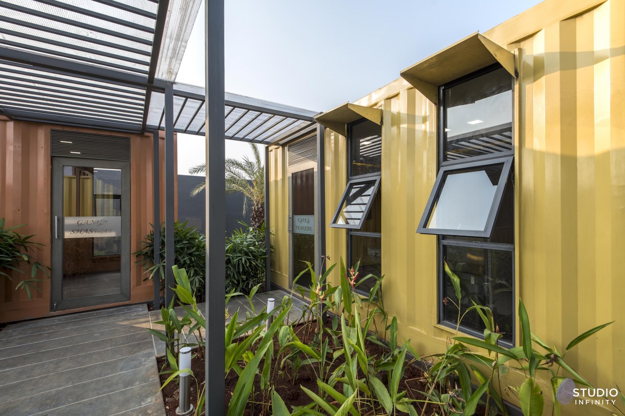 Metal Container Office With A Series Of Inward Looking Courts | Studio ...