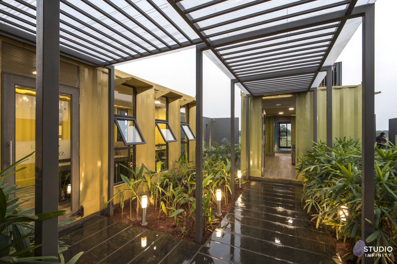 Metal Container Office With A Series Of Inward Looking Courts | Studio ...