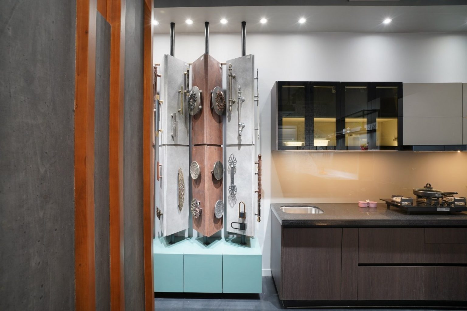 Hardware Store Interior Drew The Concept Of Raw And Contrasted Elements ...