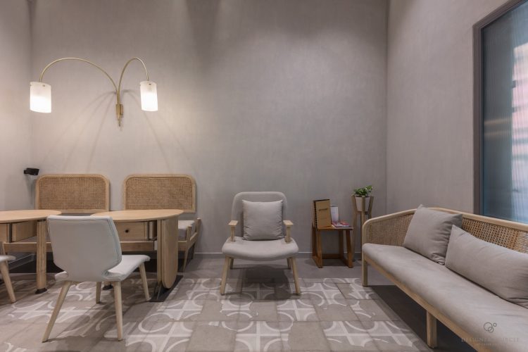 The Spotlight Salon Interiors Designed With Neutral Palette And Nature ...