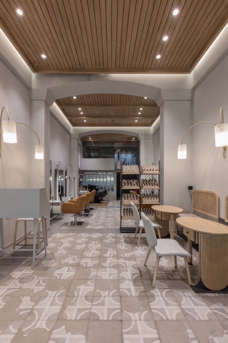 The Spotlight Salon Interiors Designed With Neutral Palette And Nature ...