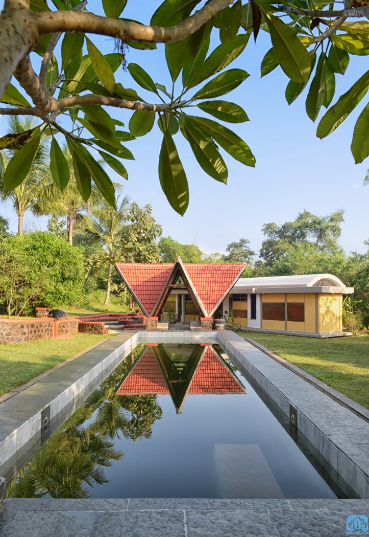 Farm House In Mumbai Responds To Its Context And Ecology | The ...