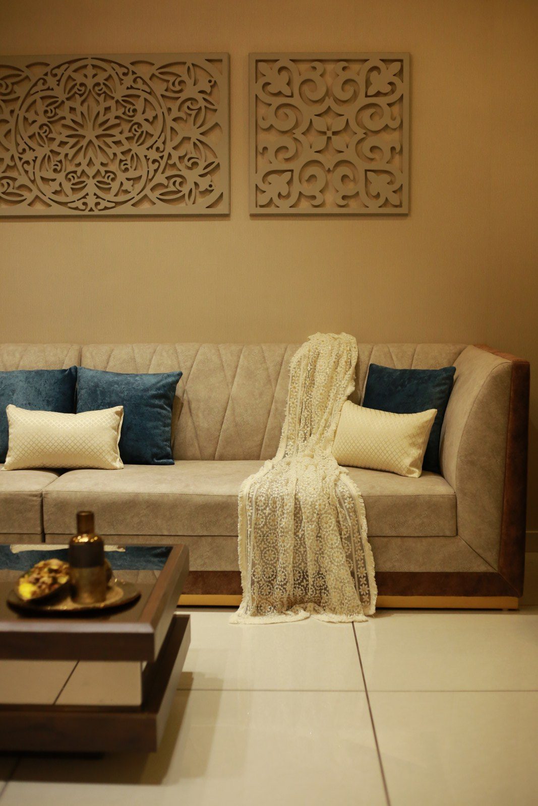 Apartment Designed with Cutwork Art That Adds Richness To Space ...