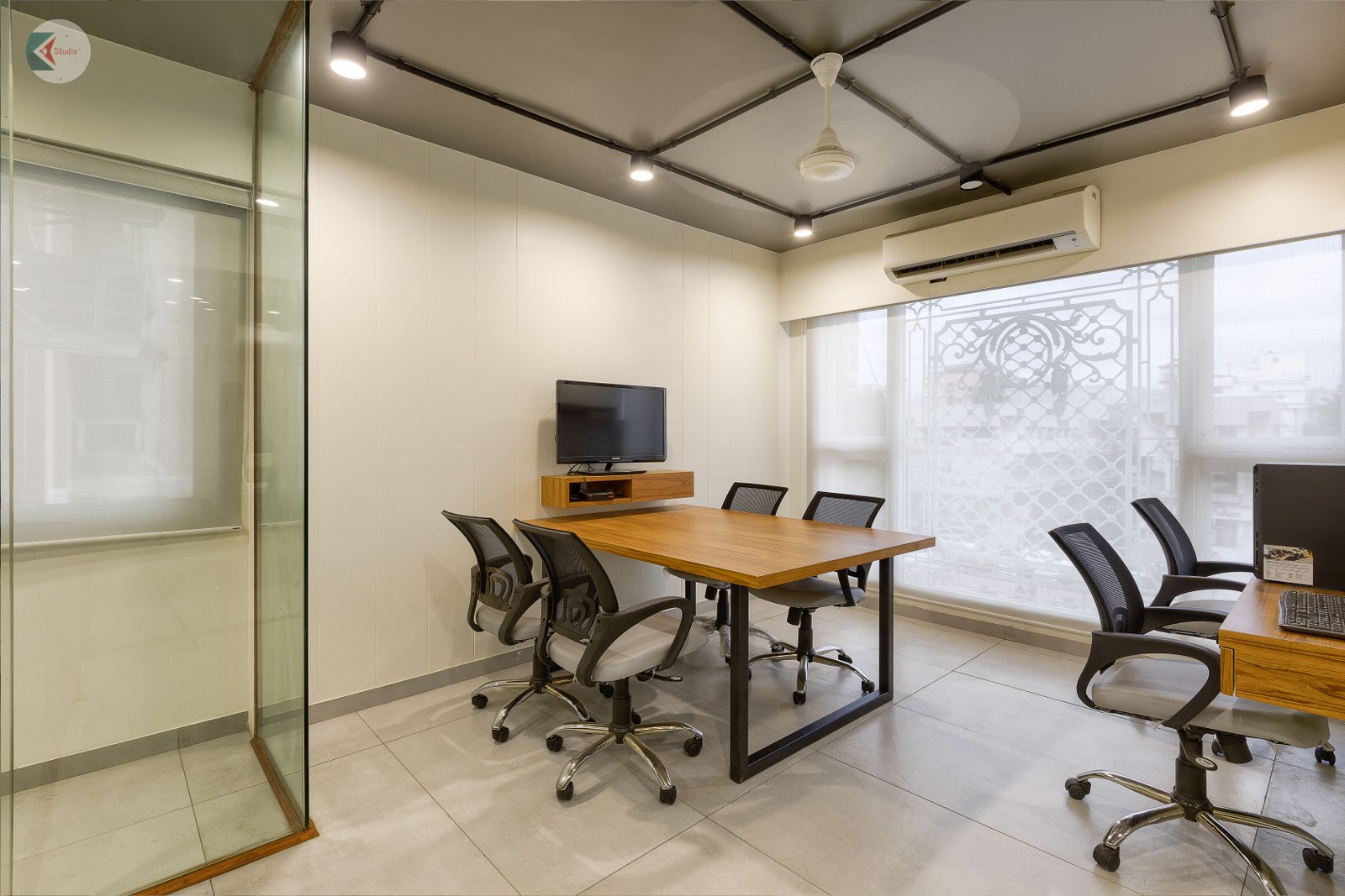 Office Designed With Simplistic Expression | K Studio - The Architects ...