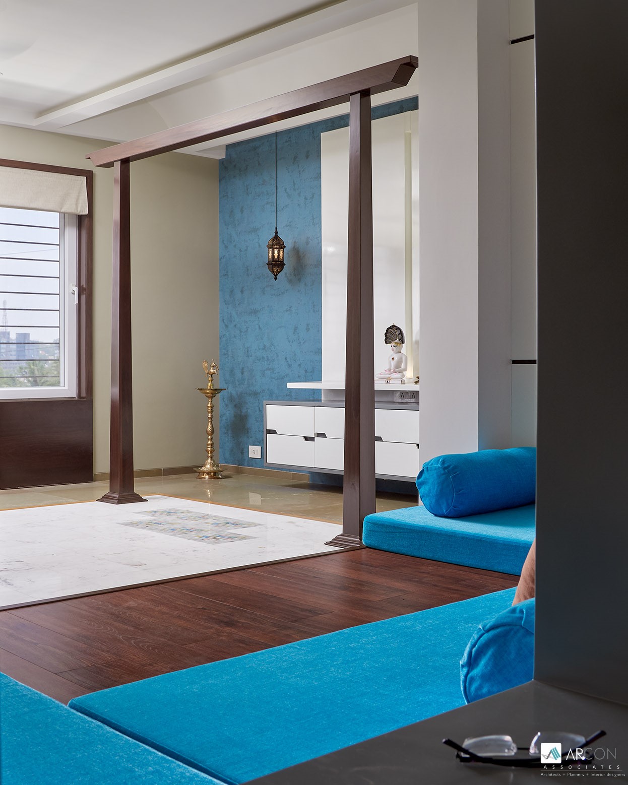 Apartment Interior Exposing Bond Between Traditional Roots And Modern ...