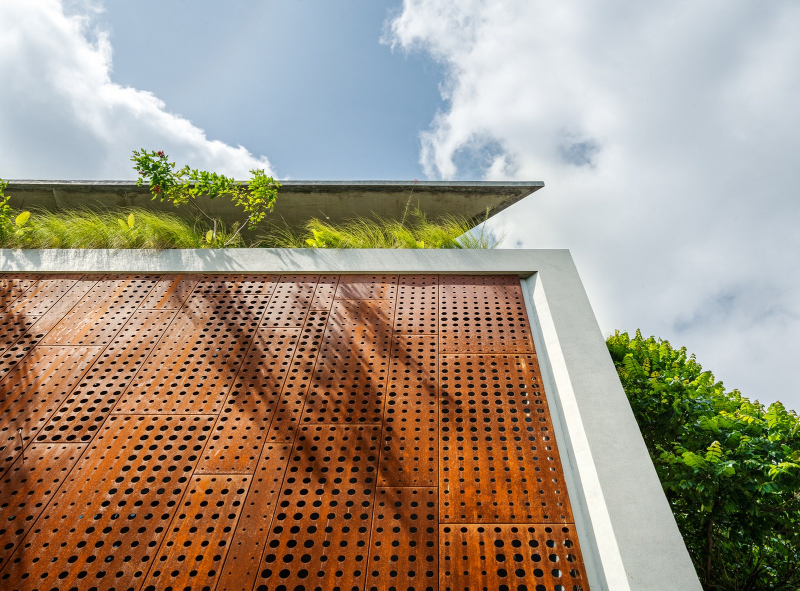 Cloaked Residence A Dwelling Unit Designed With Large Corton Steel ...