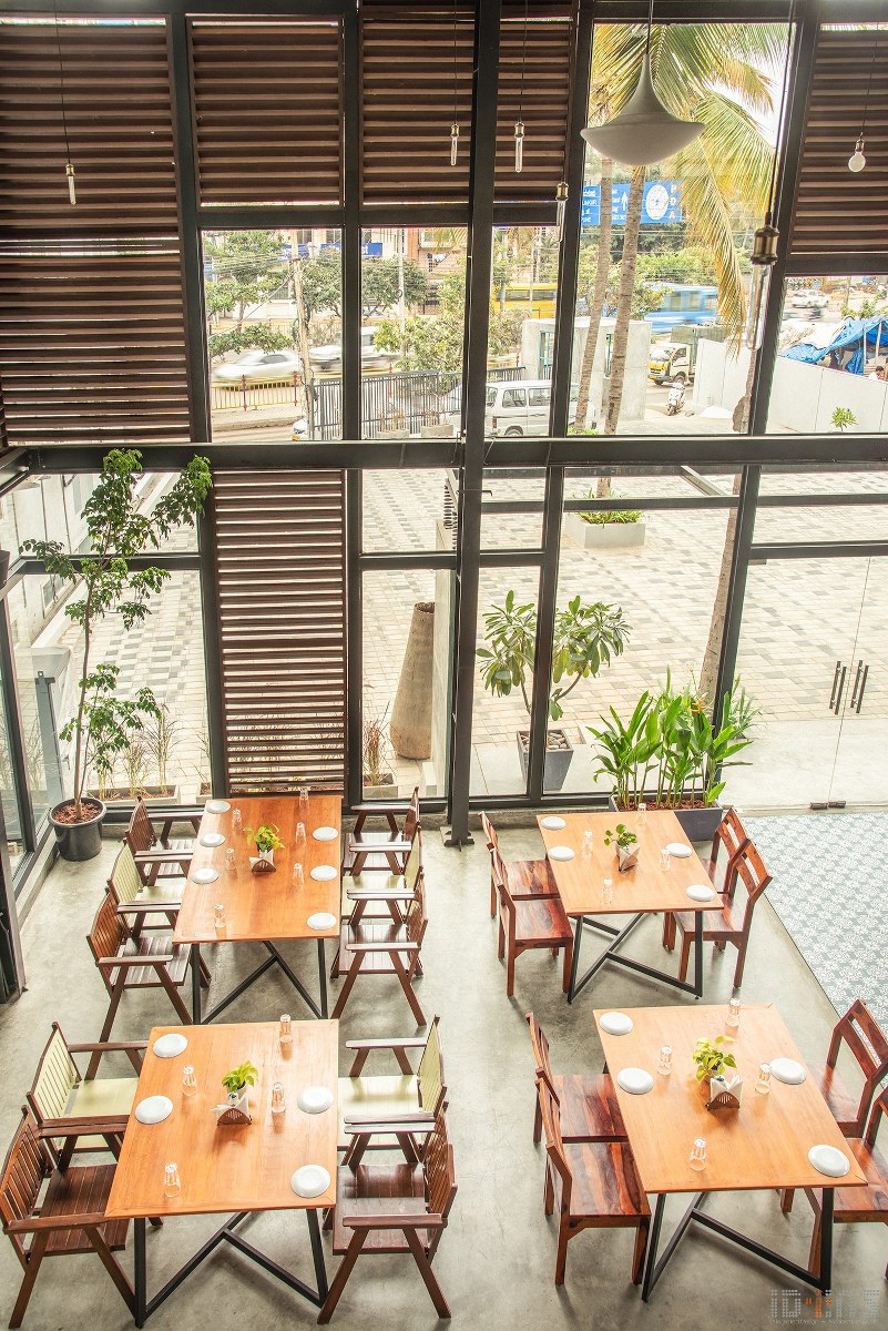 A Resto Bar Underlining The Inside-Outside Concept | ID+AS Architects ...