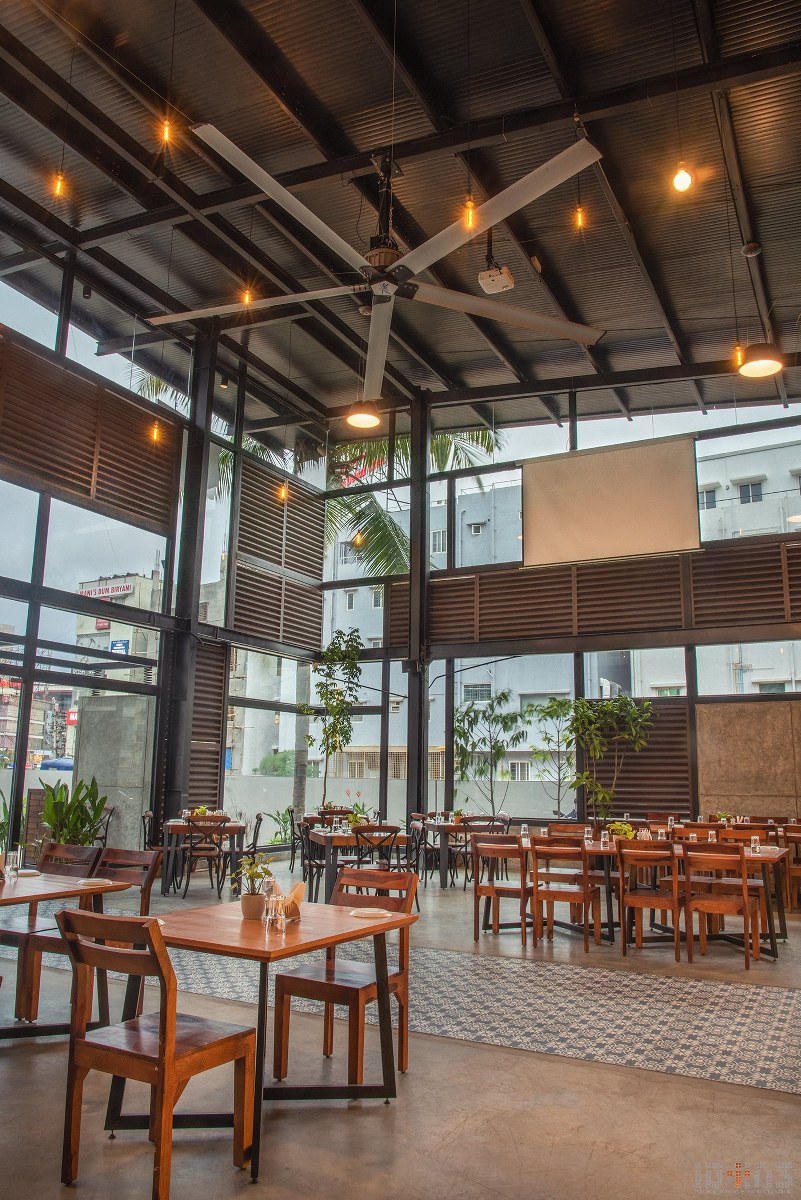 A Resto Bar Underlining The Inside-Outside Concept | ID+AS Architects ...