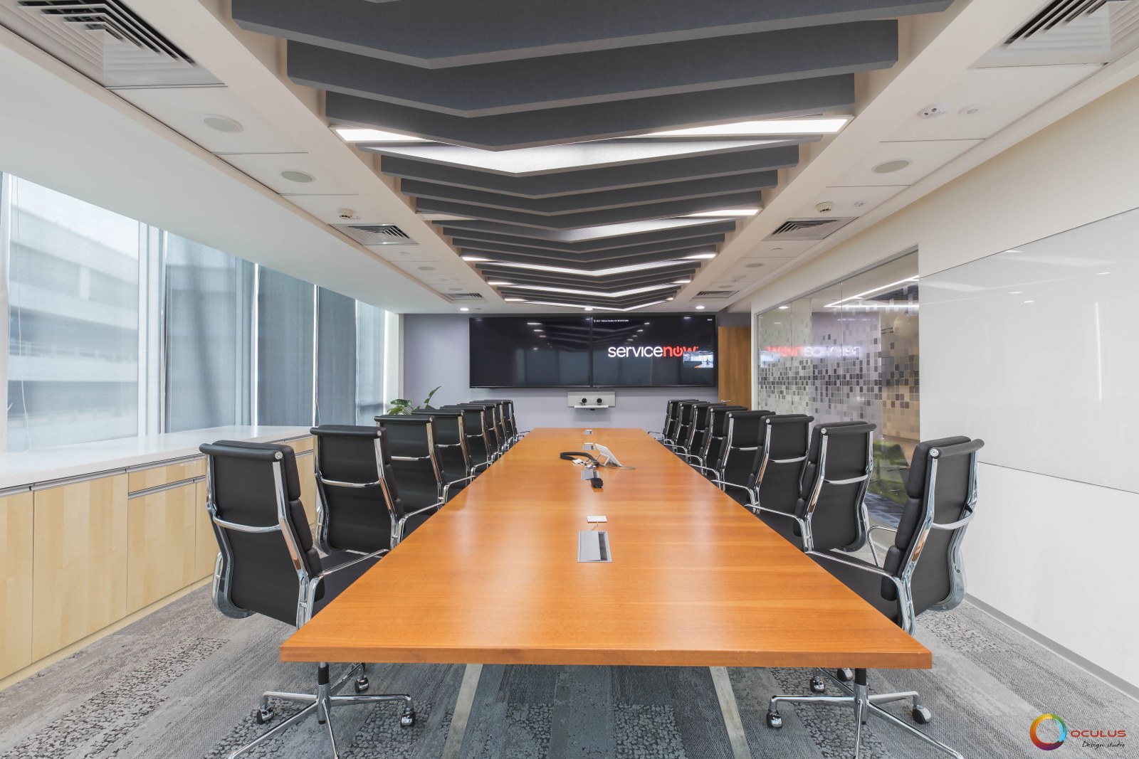 Fusion Of Natural Tones With White, Creating Comfortable Office Space ...