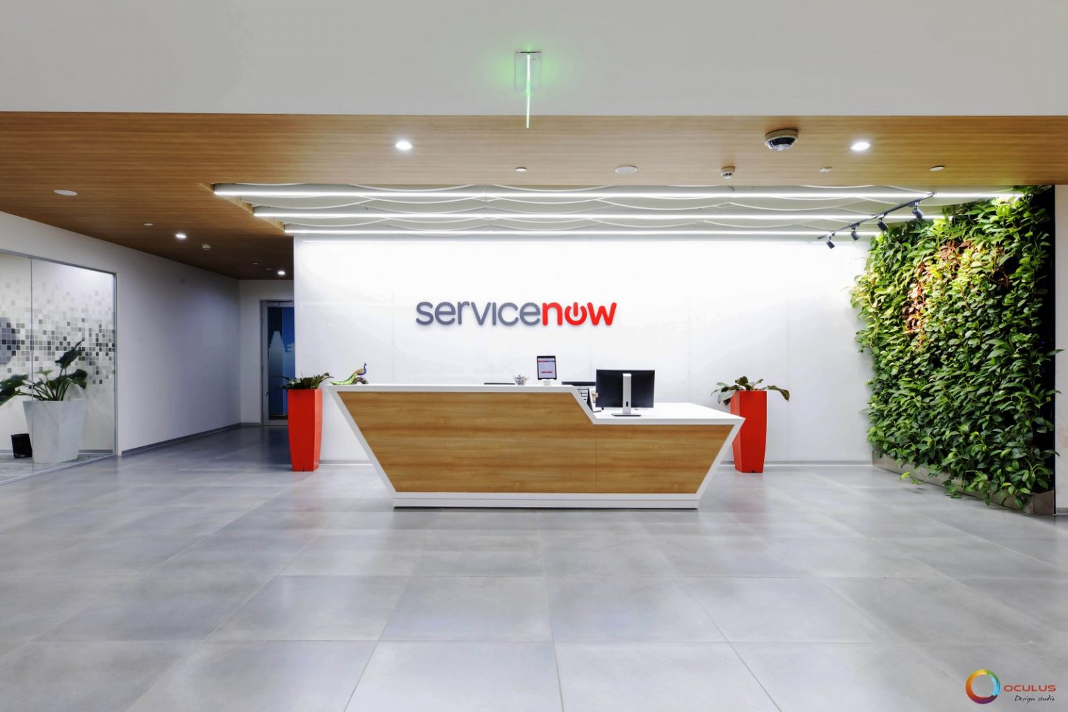 Fusion Of Natural Tones With White, Creating Comfortable Office Space ...