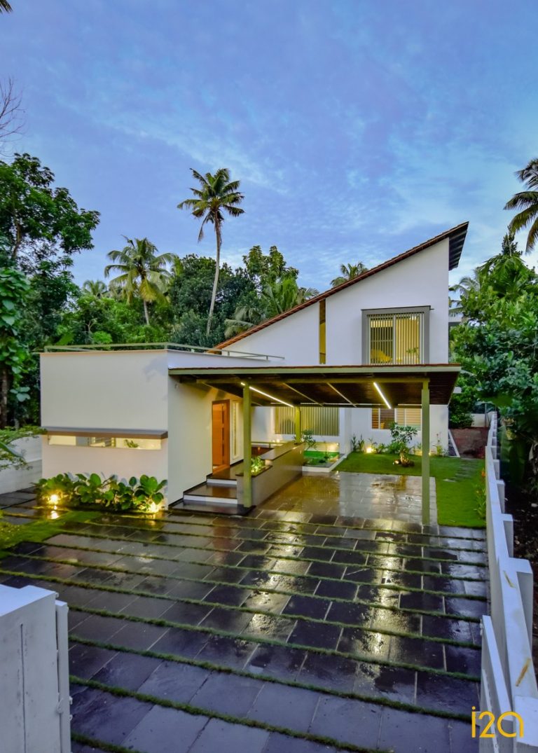 A Residence Designed In Kerala Encompassing Balanced Play Of Geometric ...
