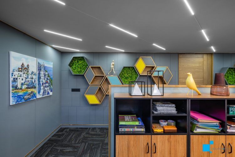 Compelling Office Space With Contemporary Material Palette | 3 Square ...