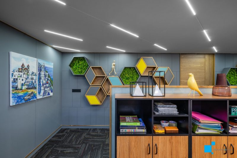 Compelling Office Space With Contemporary Material Palette | 3 Square ...