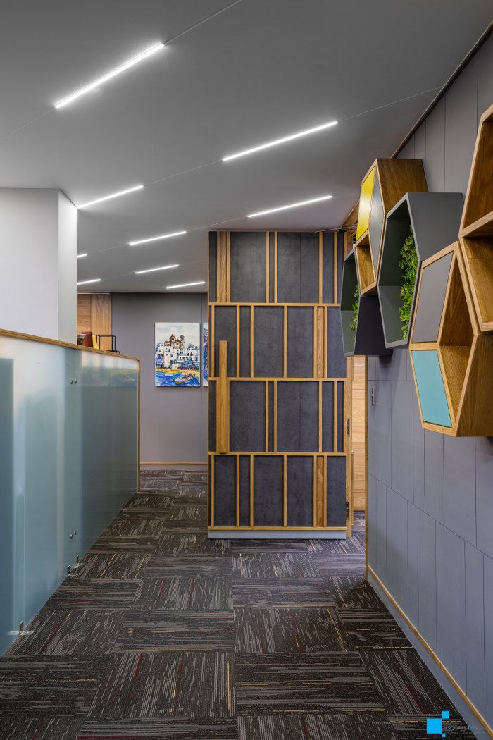 Compelling Office Space With Contemporary Material Palette | 3 Square ...