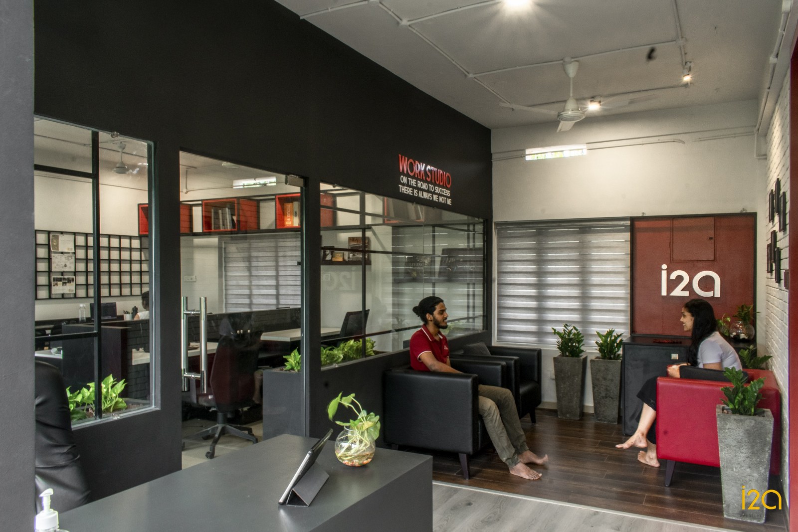 Facelift 3.0: A Revamped Office Space And Work Studio | i2a Architects ...
