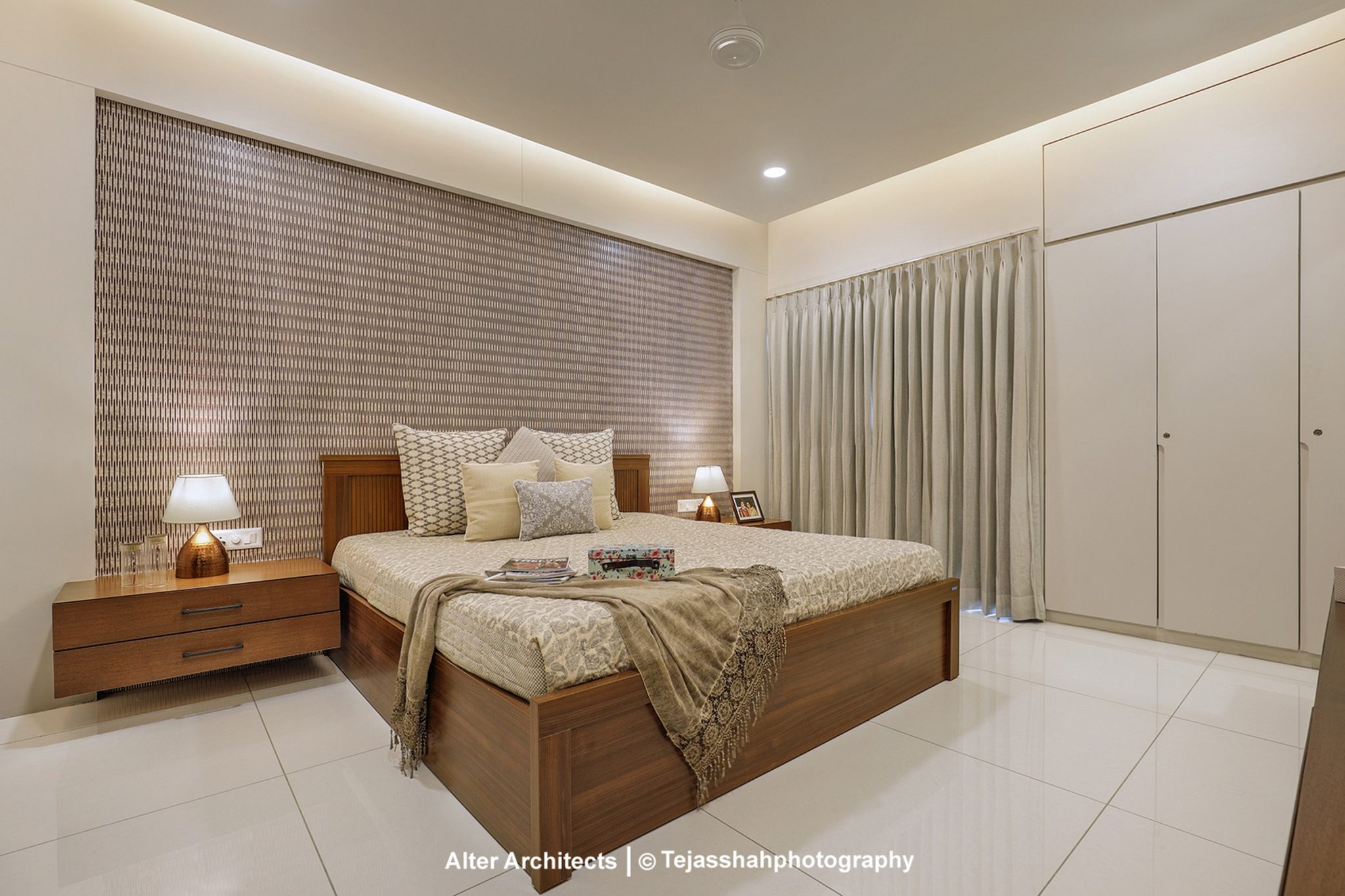 Elegant Apartment Design With A Mix Of Old & New Elements | Alter ...