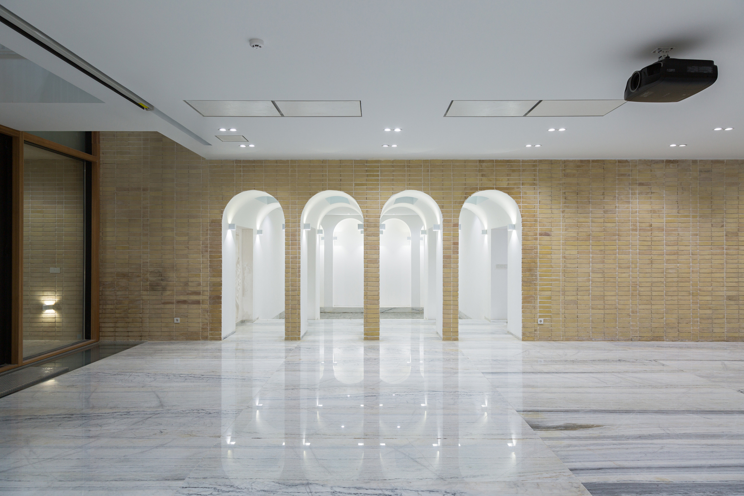 Villa with Interior Diversity and Exterior Simplicity | Dida Office ...