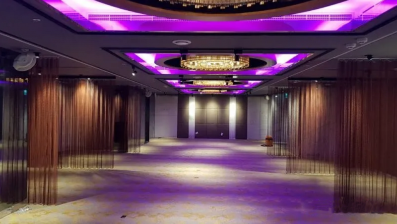 New Interior Design Style: Metal Mesh Curtains and Space Division - The ...