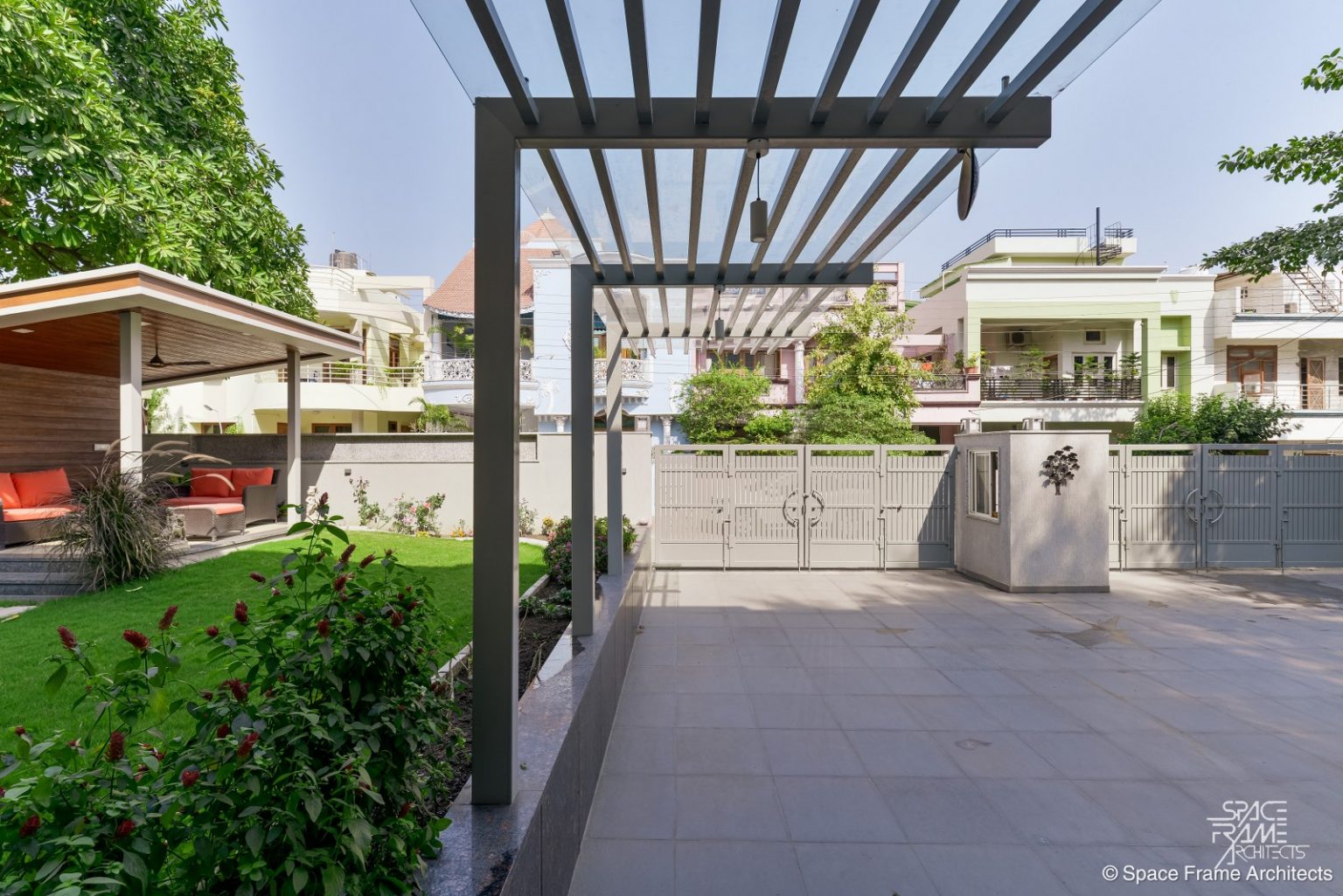 Residence Design Blending In Modern Aspirations And Traditional Values ...