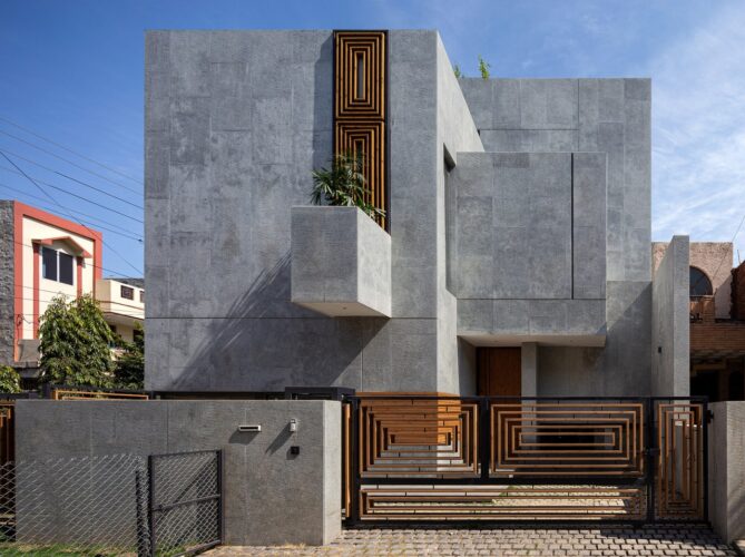 House Design with An Inward-Looking Spatial Arrangement | Arch. Lab ...
