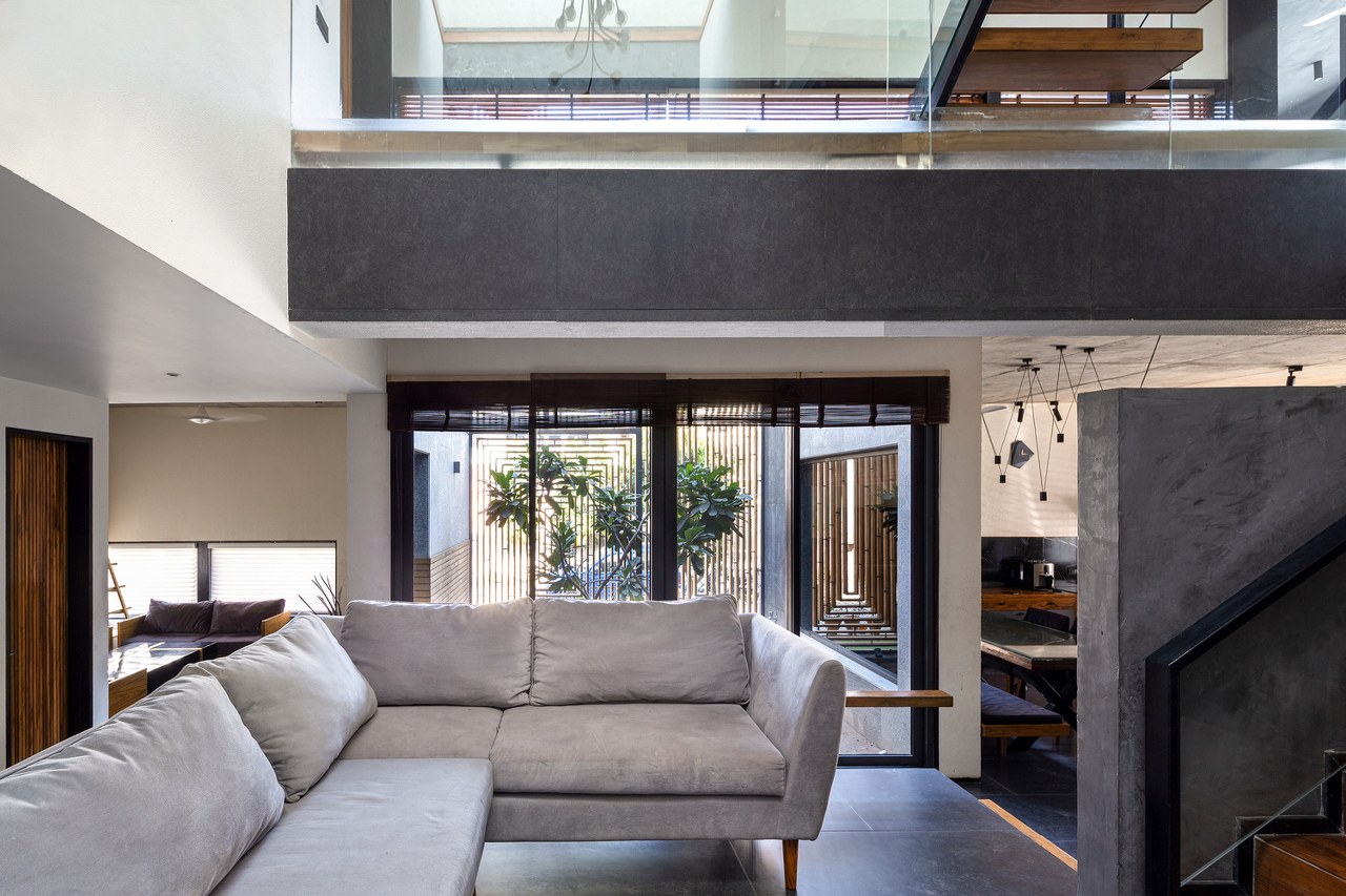 House Design with An Inward-Looking Spatial Arrangement | Arch. Lab ...