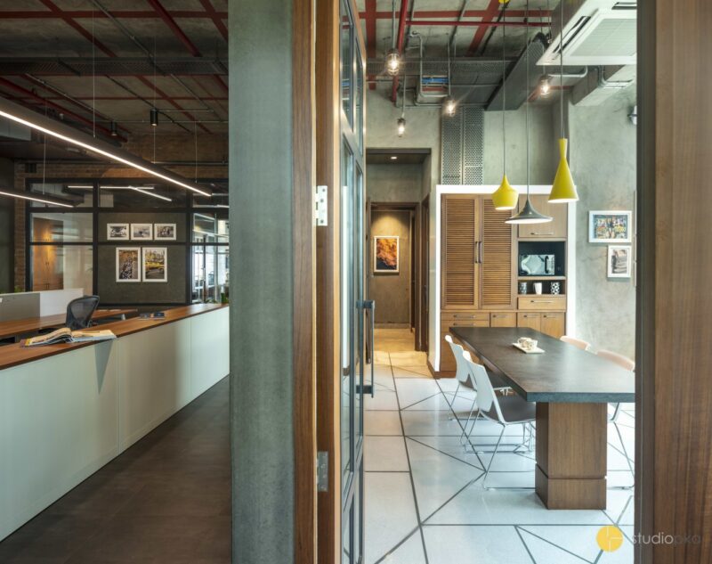 An Office Design, Reflecting Transparency In Workplace | Studio PKA ...