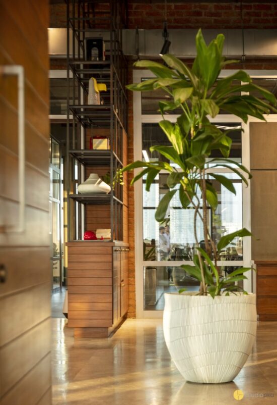 An Office Design, Reflecting Transparency In Workplace | Studio PKA ...