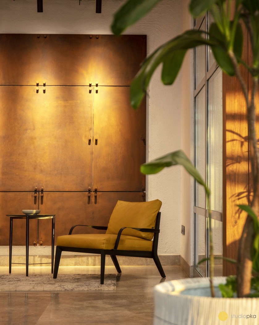An Office Design, Reflecting Transparency In Workplace | Studio PKA ...