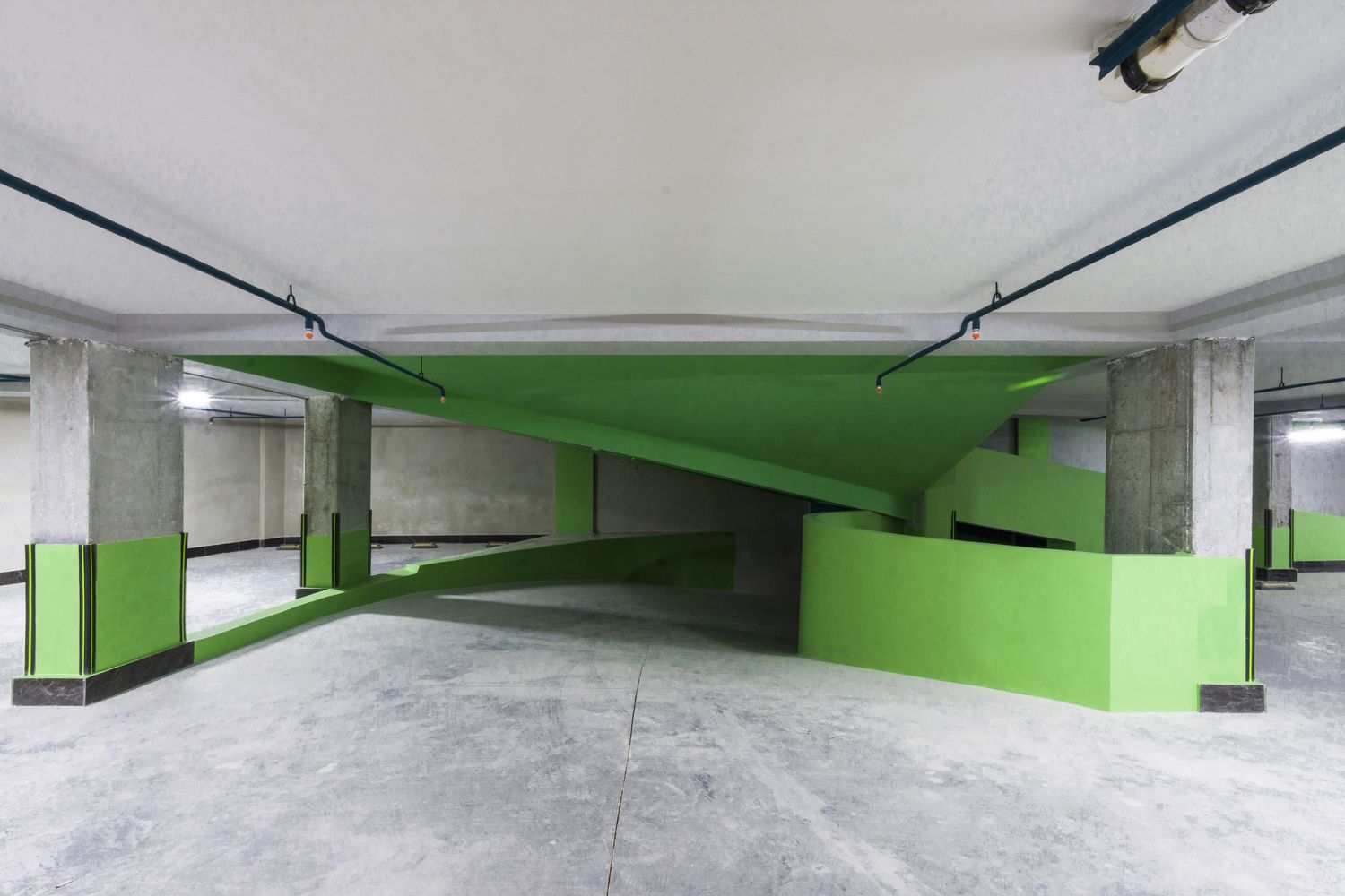 The Connection Between Internal And External In Nahid Office And ...