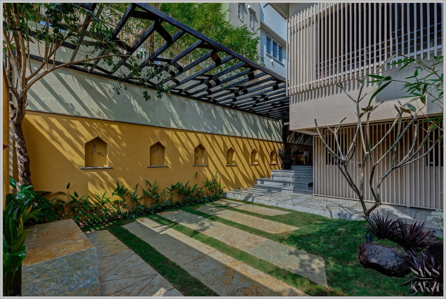 Design Studio With Interactive And Interconnected Spaces | SANS ...