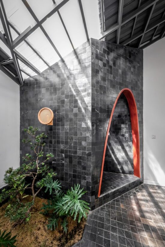 A Residence Design With Thoughtful Spatial Organization | DA VANG ...