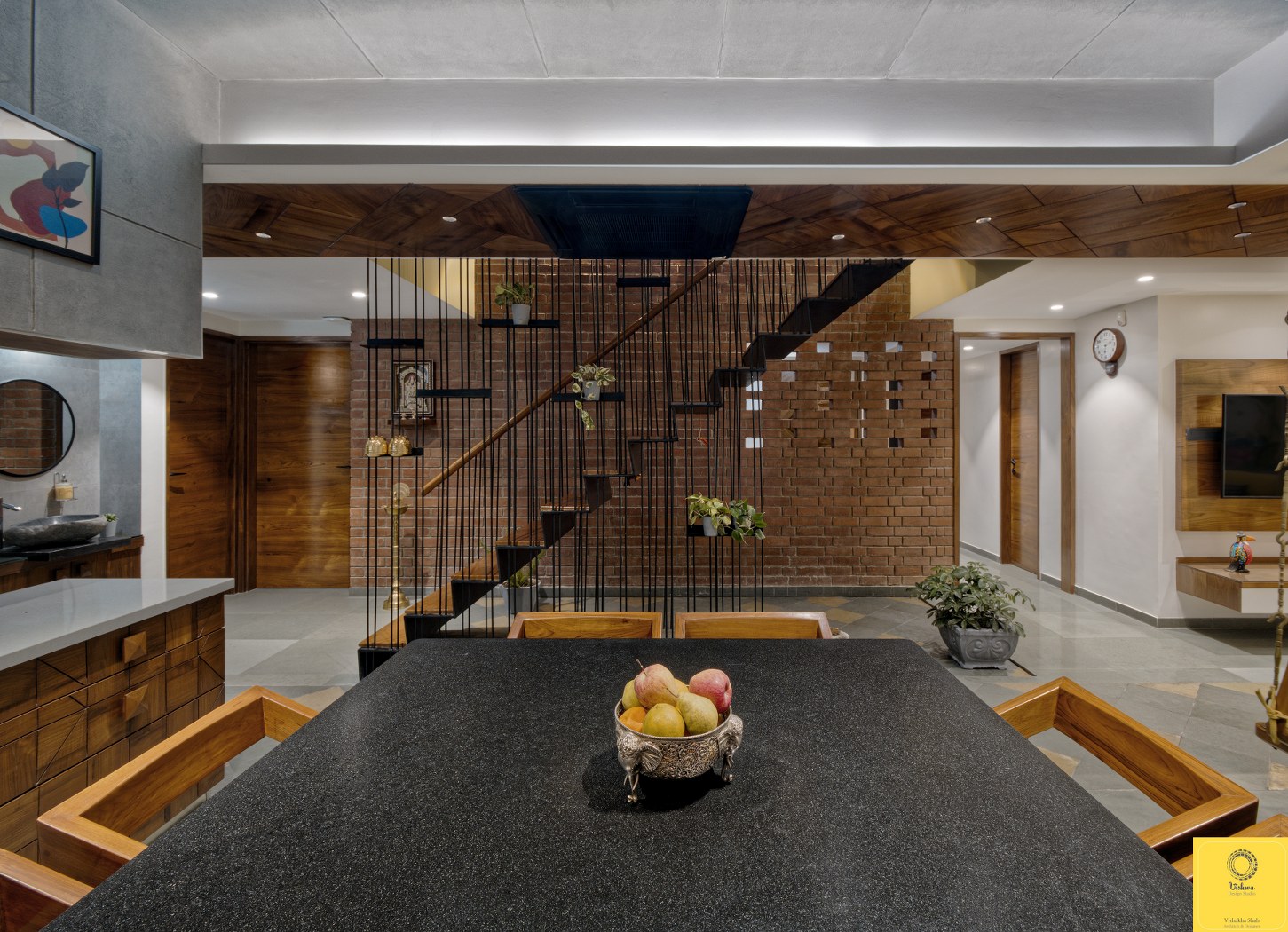 Duplex Penthouse Lends A Certain Earthiness To Space | Vishwa Design ...