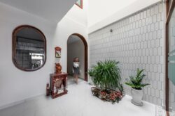 A Modern House Reviving Traditional Euphoria | Space + Architecture ...
