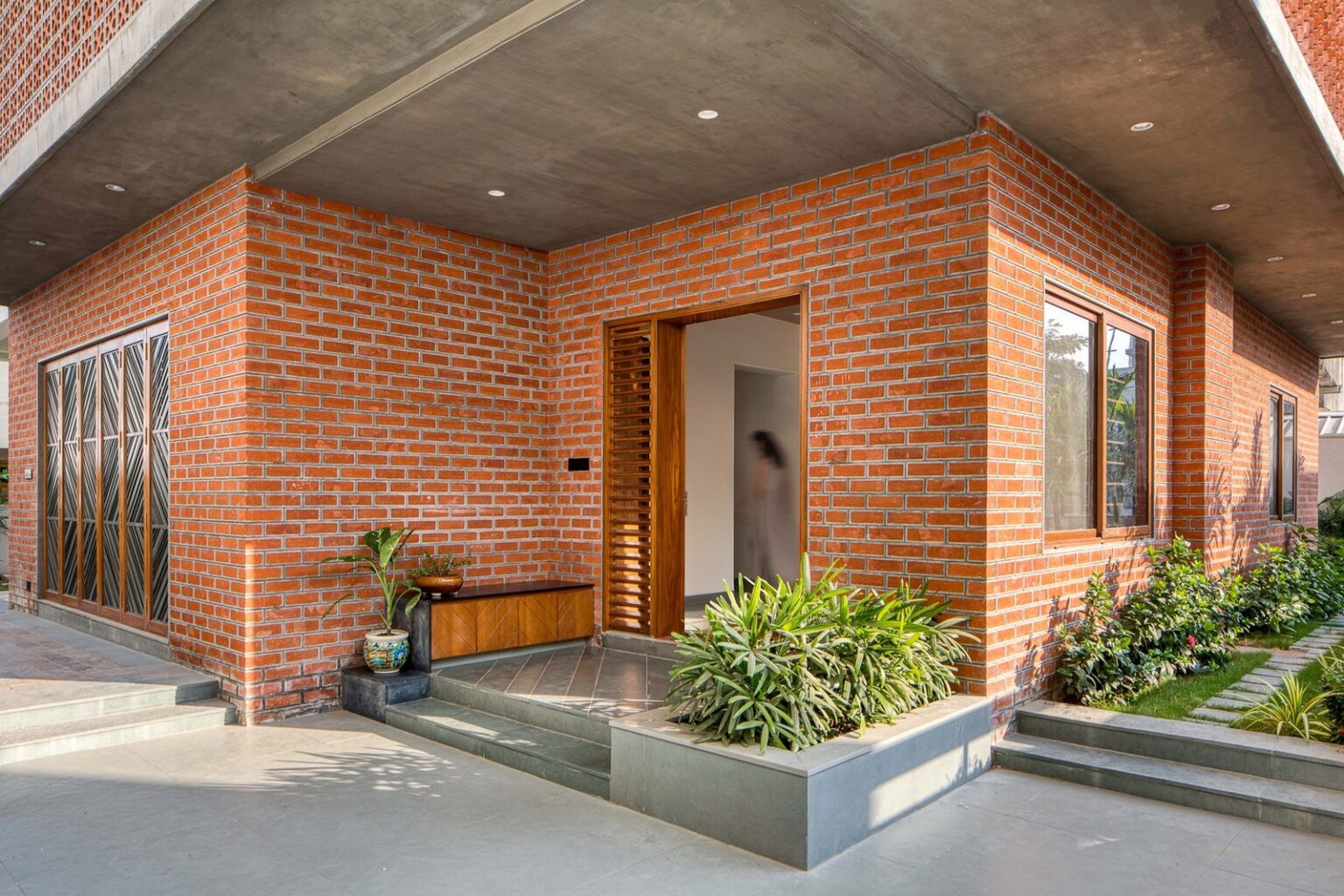Brick Screen House: An Abode Of Subtle Indian And Earthy Aesthetics ...