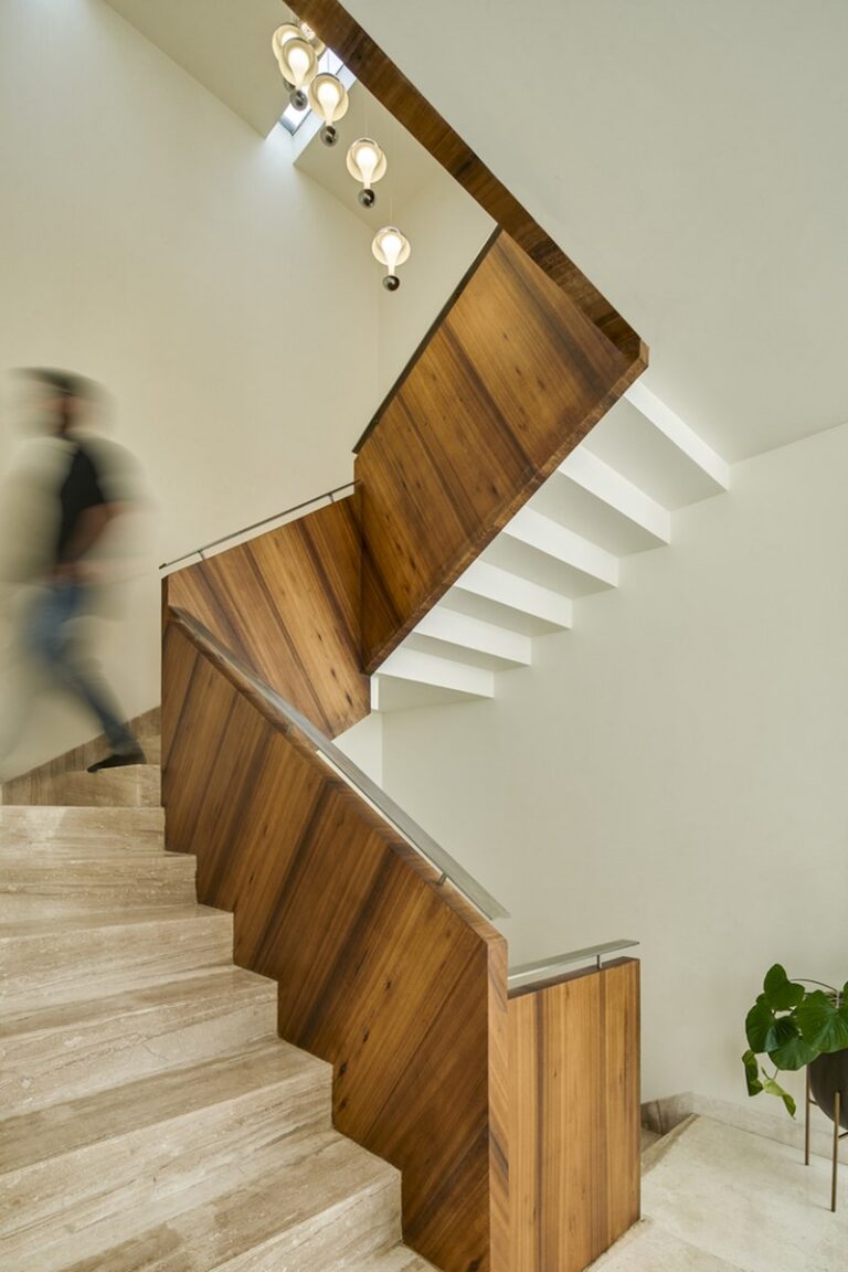 A Residence Design Emphasizing On Natural Light And Ventilation | Crest ...