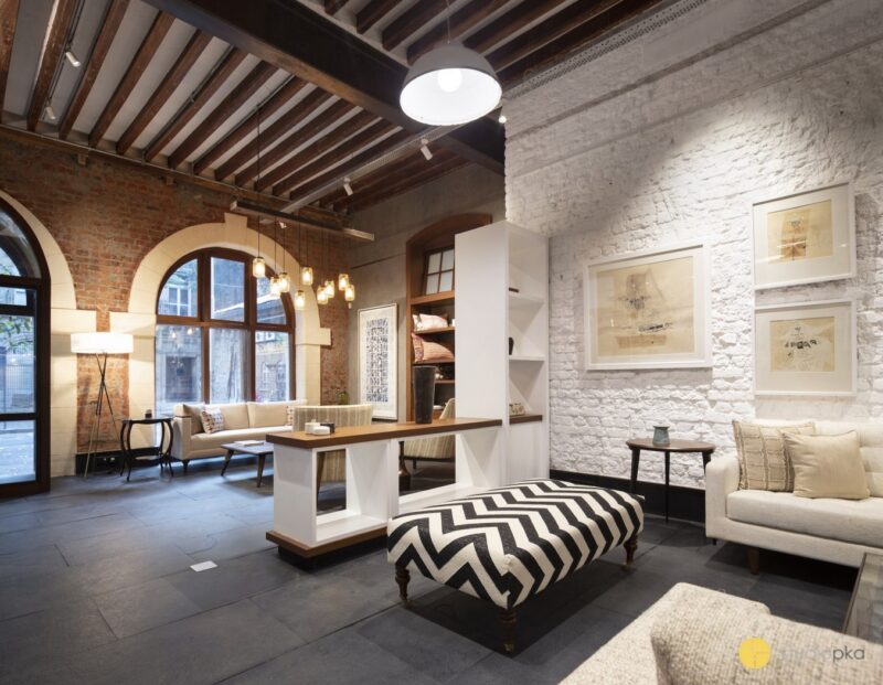 A Retail Store In A Heritage Structure Breaking The Homogeneity Of The ...