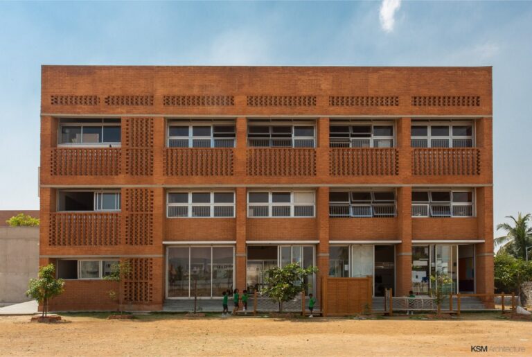 An Institute Design Embarking In A Naturally Lit And Ventilated ...