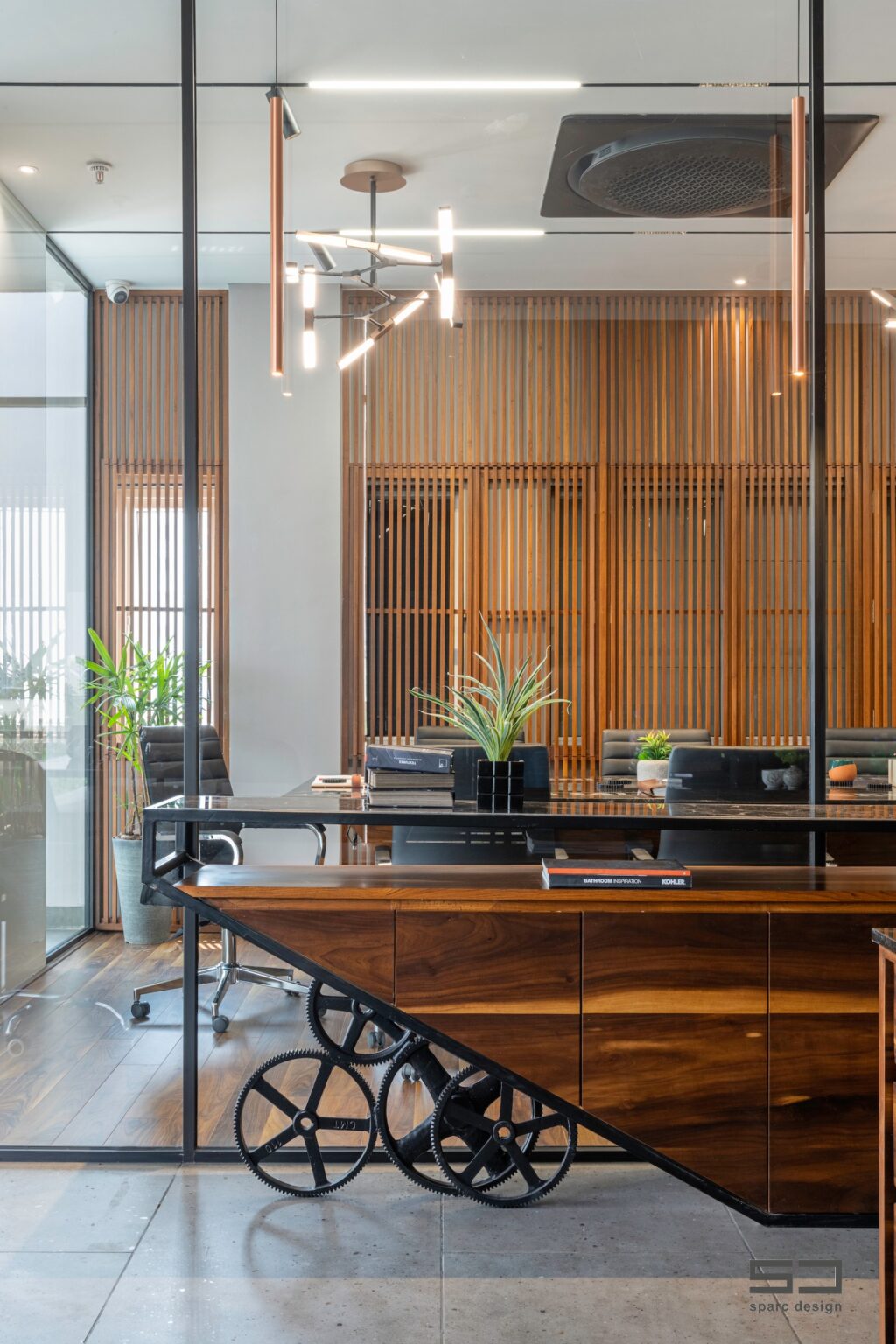 An Office Space with Visual Connectivity and Framed Compositions : The ...