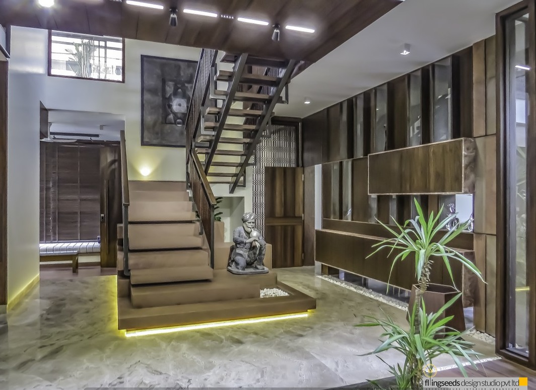 The Pavillion House : A Contemporary Abode Having Fragmental Wall As A ...