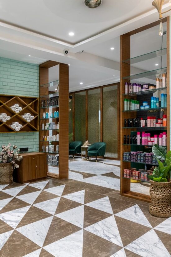 Elegant Incorporation of Art-Deco Style in a Luxury Salon | Pink ...
