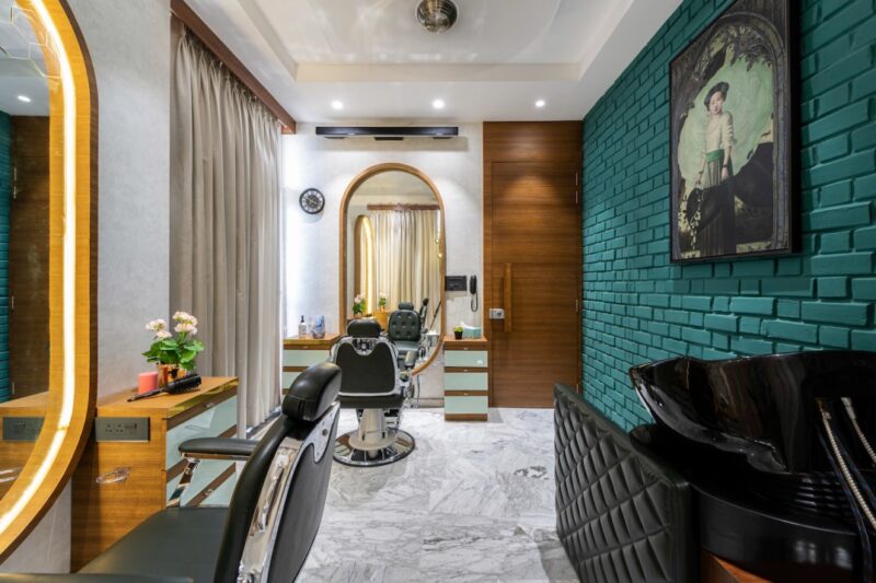 Elegant Incorporation of Art-Deco Style in a Luxury Salon | Pink ...
