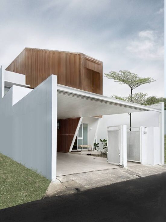 A House Full of Flowy and Playful Spaces | Aaksen Responsible ...
