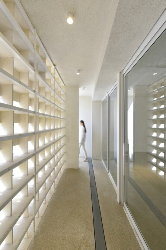 Residence Design With Purposeful Spacing And Communicative Facade Jee