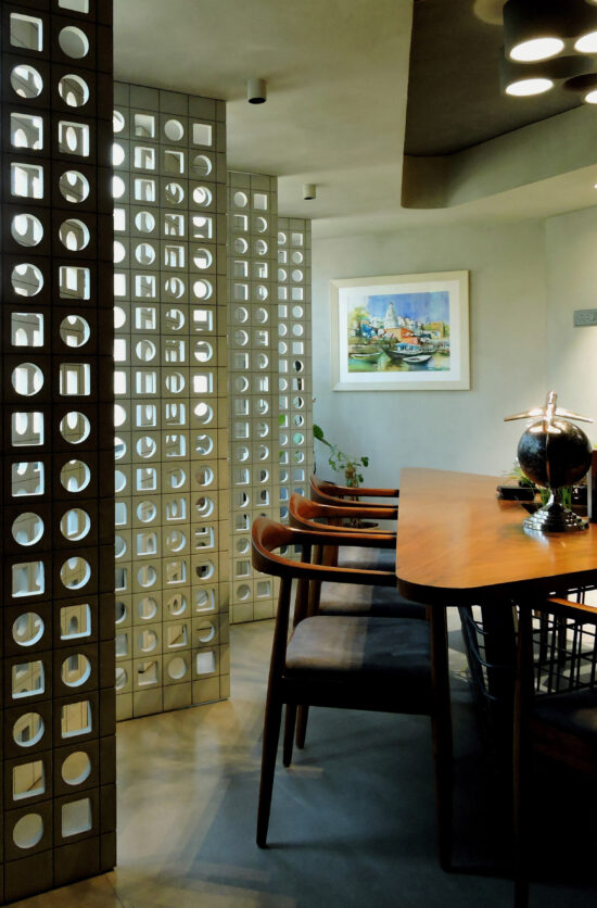 Space Planning Focused on Creating Visually Interconnected Office Space ...