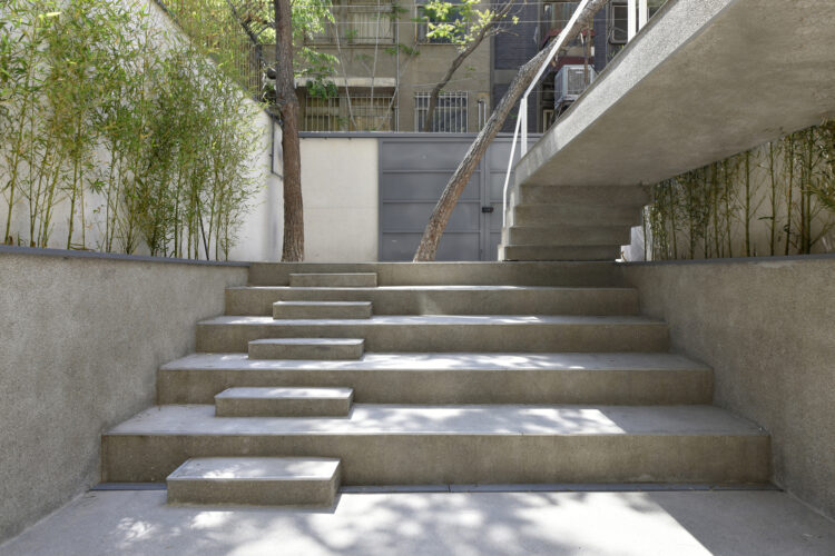 Residence Design With Purposeful Spacing And Communicative Facade Jee