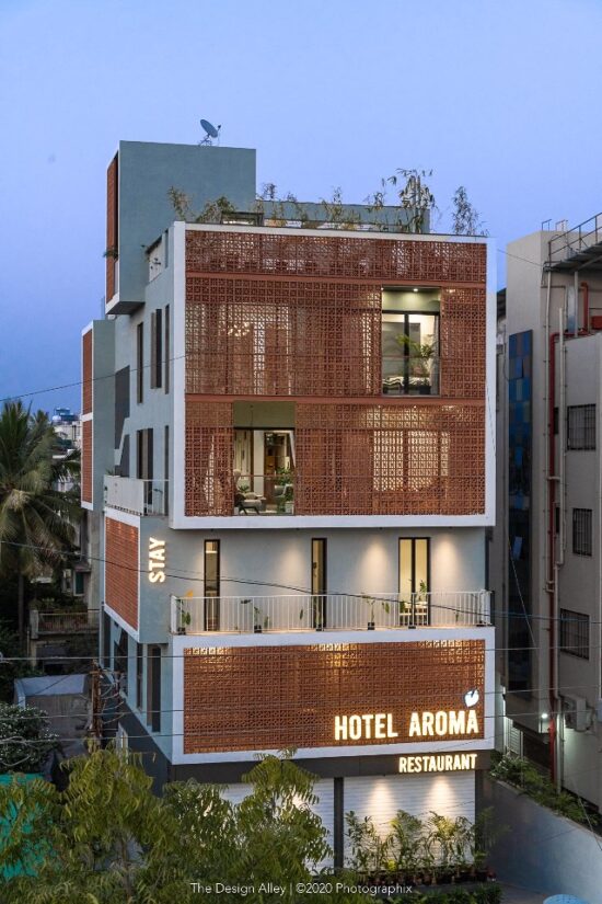 Minimalistic and Climate Responsive Residence Imparting Calmness | The ...